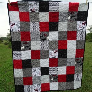 Woodland Moose and Deer Quilt Fleece Backing Red & Black Cotton Quilt ...