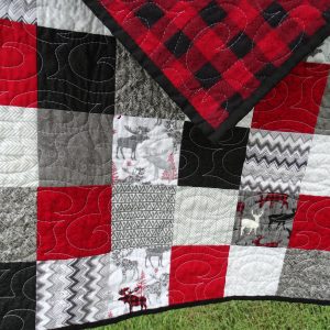 Woodland Moose and Deer Quilt Fleece Backing Red & Black Cotton Quilt ...