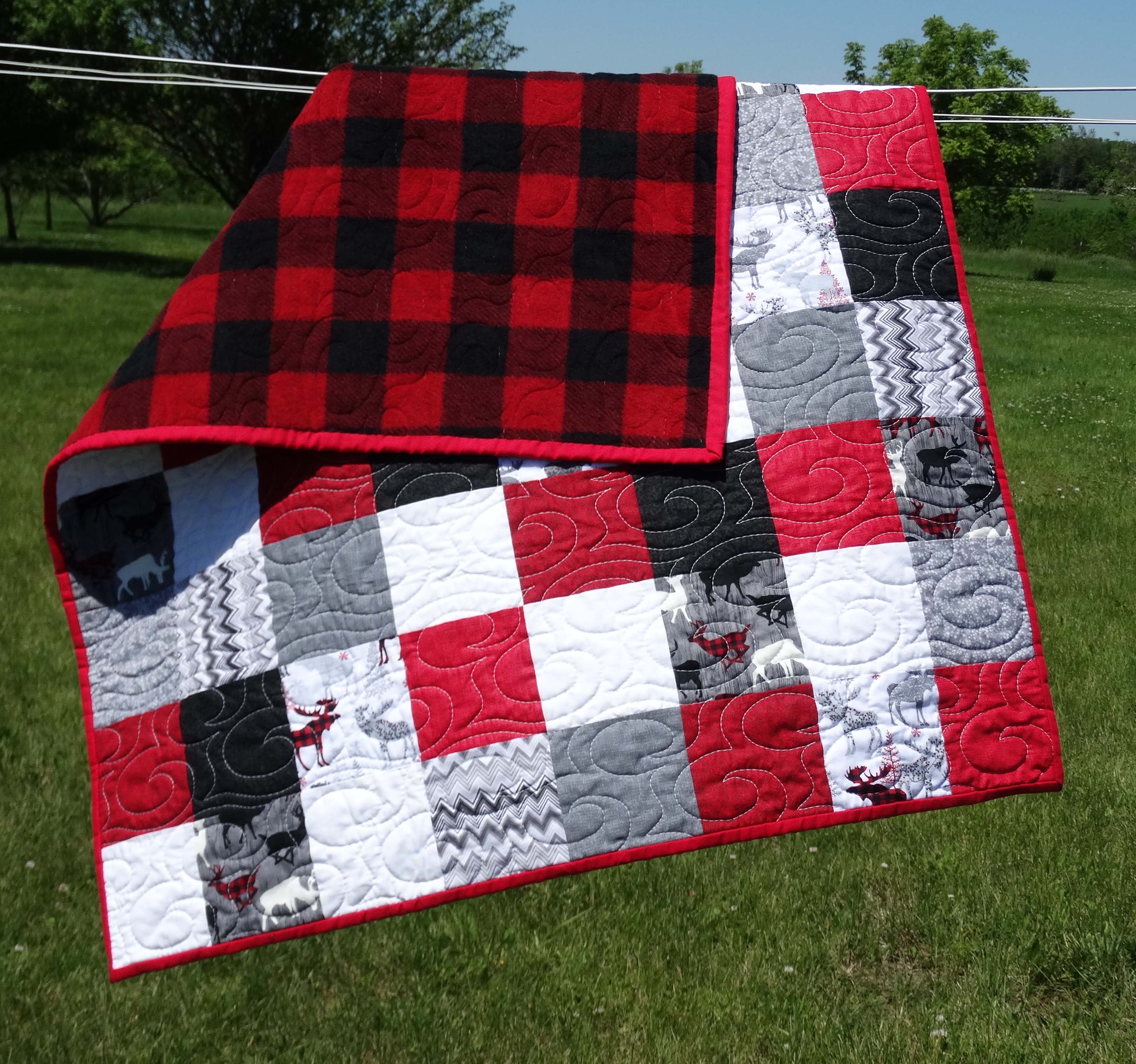 Woodland Moose and Deer Quilt Fleece Backing Red & Black Cotton Quilt ...